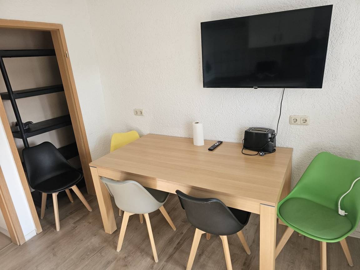 80 M² Ferienwohnung ∙ 3 Schlafzimmer ∙ 3 Gäste - Merseburg