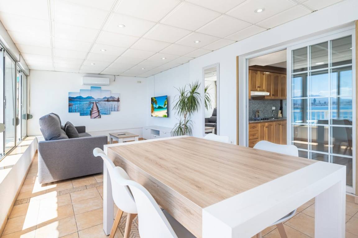 135 M² Apartment ∙ 2 Bedrooms ∙ 6 Guests - Benidorm