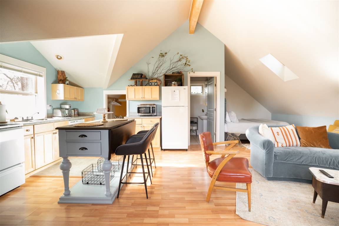 47 M² Studio Flat ∙ 1 Bedroom ∙ 3 Guests - Bend, OR
