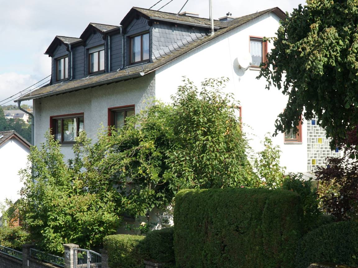 75 M² Ferienwohnung ∙ 2 Schlafzimmer ∙ 6 Gäste - Runkel