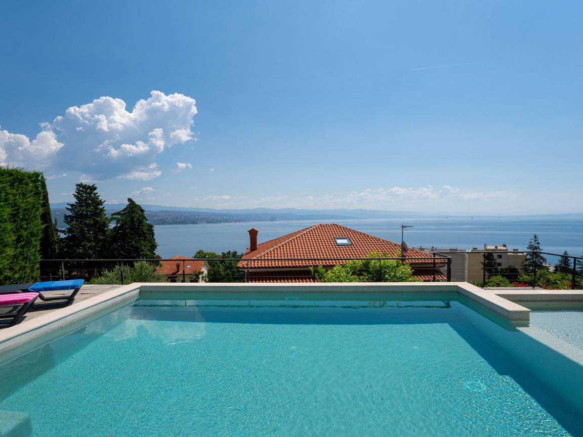 215 M² Maison De Vacances ∙ 3 Chambres ∙ 6 Personnes - Opatija
