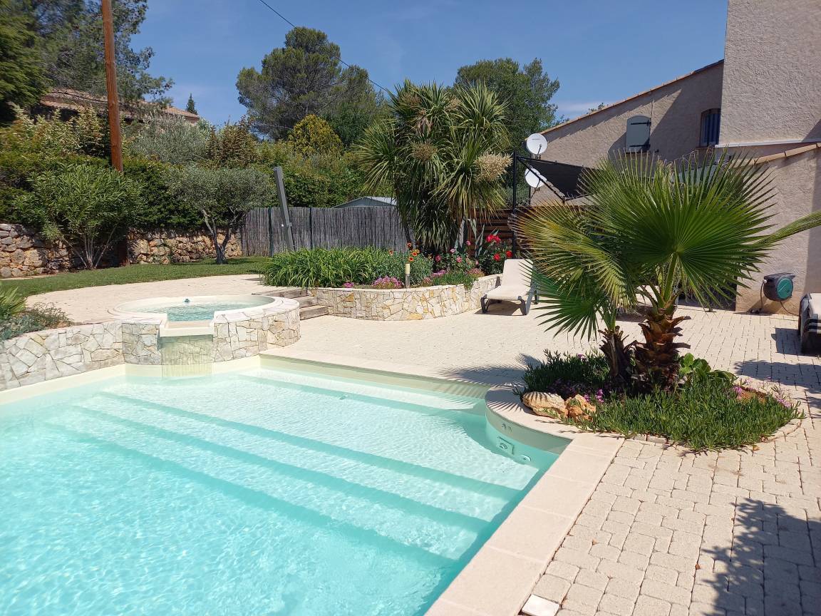 140 M² House ∙ 3 Bedrooms ∙ 6 Guests - Draguignan