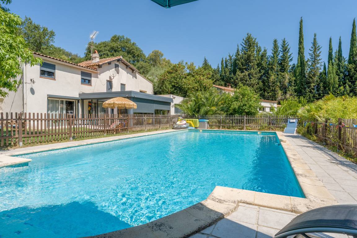 65 M² Appartement ∙ 2 Chambres ∙ 4 Personnes - Istres