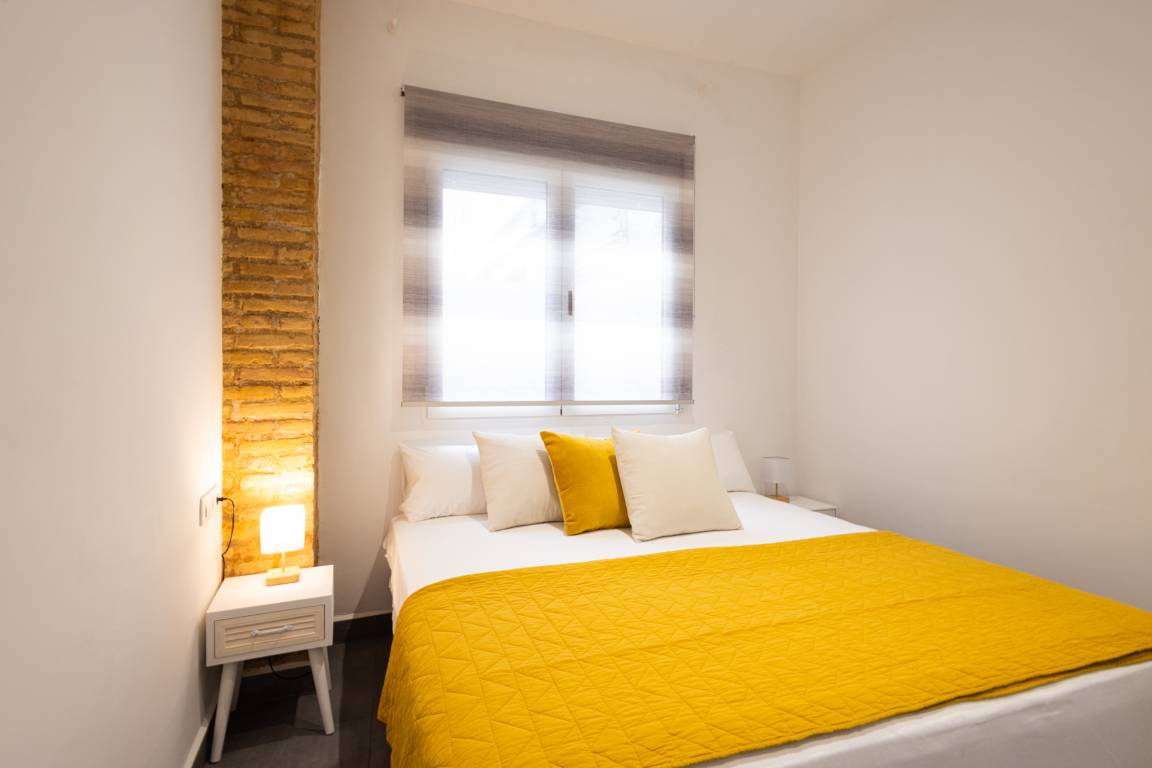 93 M² Apartment ∙ 2 Bedrooms ∙ 5 Guests - Valencia