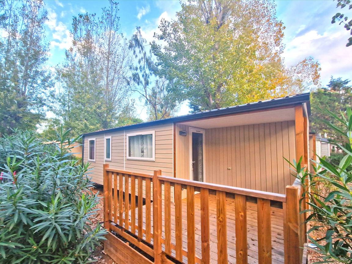28 M² Caravane ∙ 3 Chambres ∙ 6 Personnes - Vias
