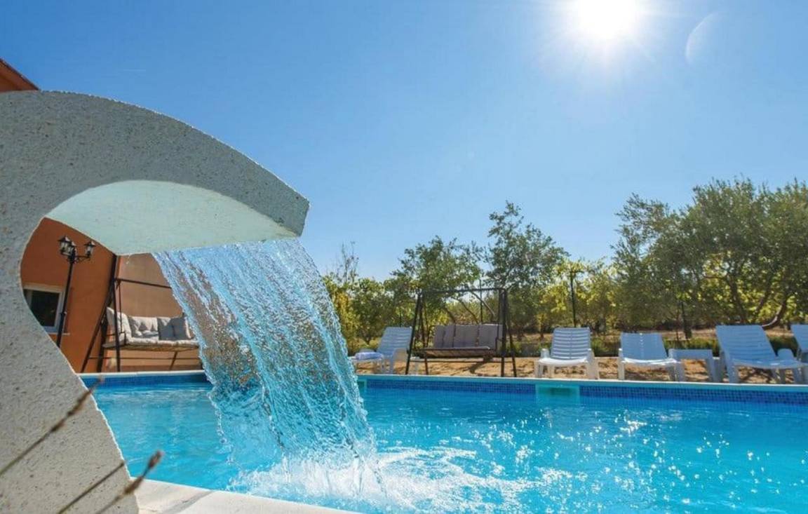 310 M² Villa ∙ 7 Bedrooms ∙ 16 Guests - Trogir