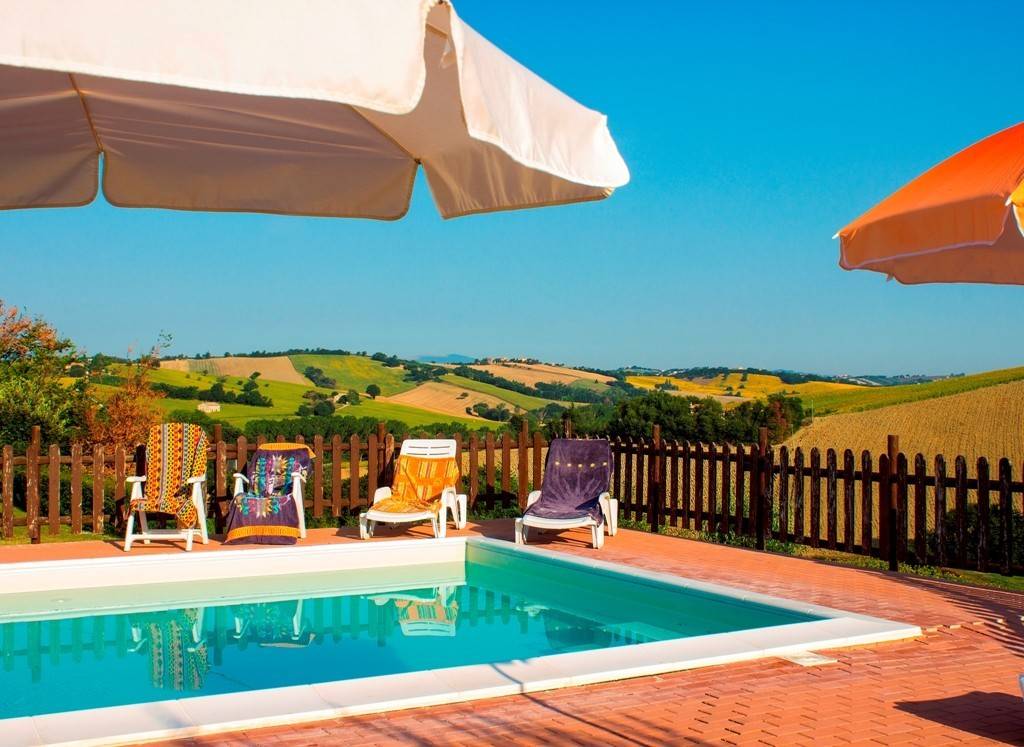 360 M² Villa ∙ 6 Chambres ∙ 20 Personnes - Marches