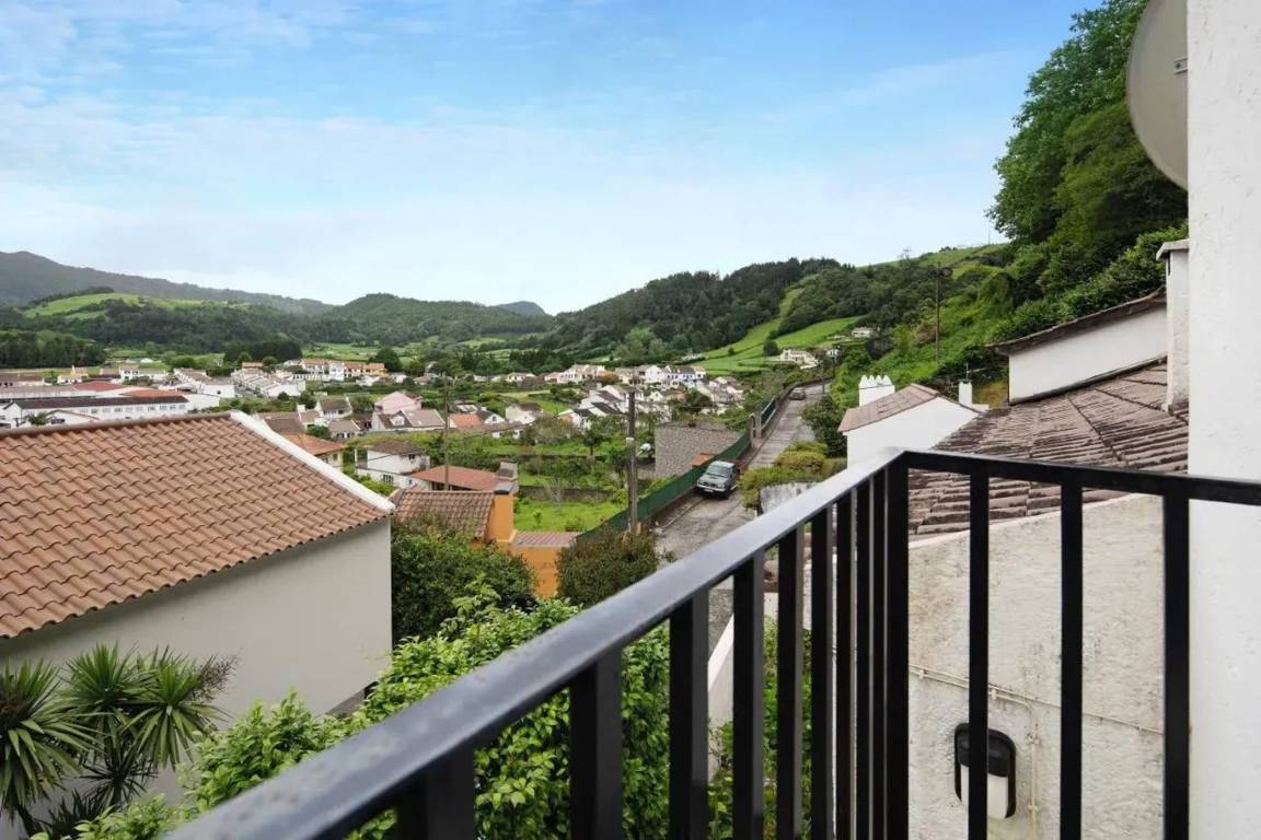 80 M² House ∙ 2 Bedrooms ∙ 4 Guests - Furnas