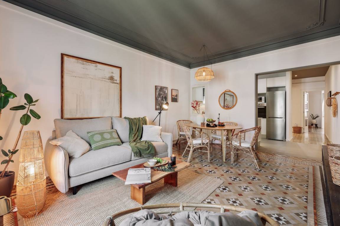 100 M² Apartamento ∙ 2 Habitaciones ∙ 4 Huéspedes - Barcelona