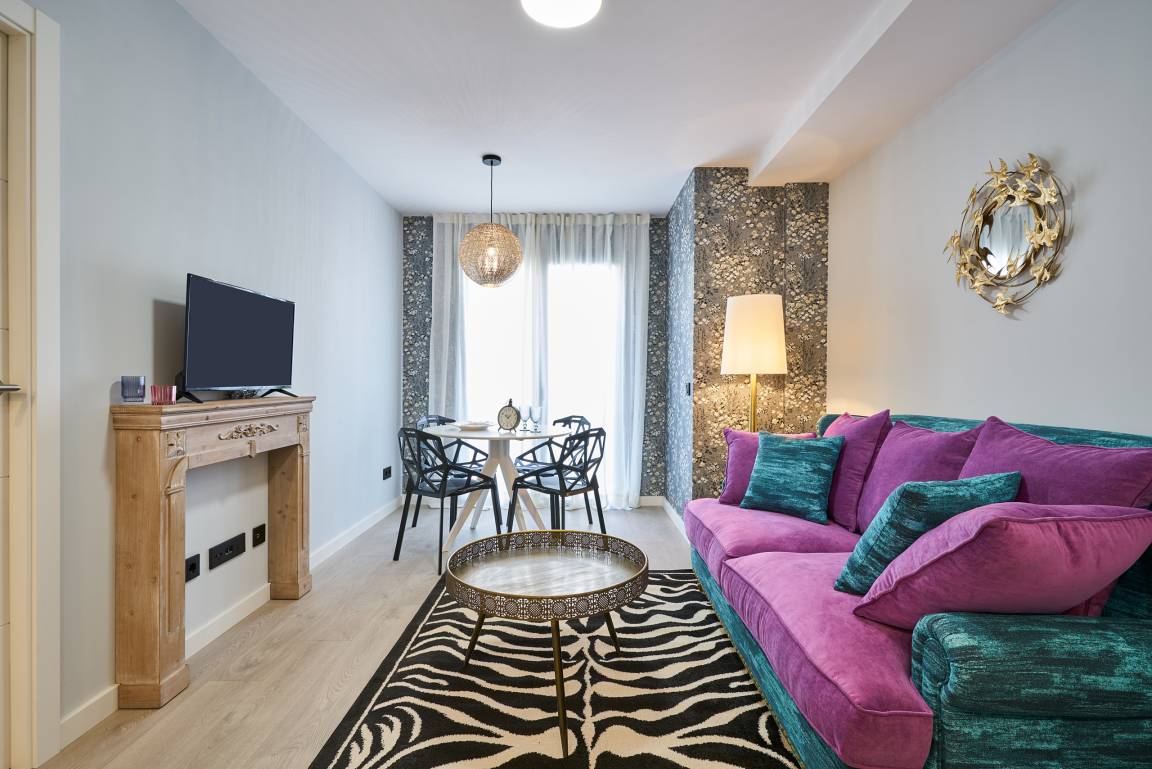 80 M² Apartment ∙ 2 Bedrooms ∙ 4 Guests - Málaga