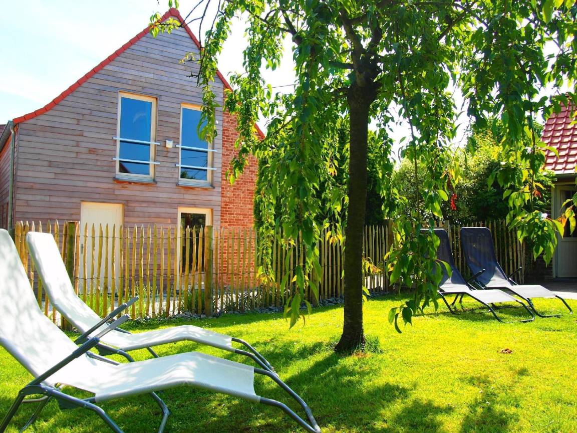 165 M² House ∙ 4 Bedrooms ∙ 8 Guests - Ronse