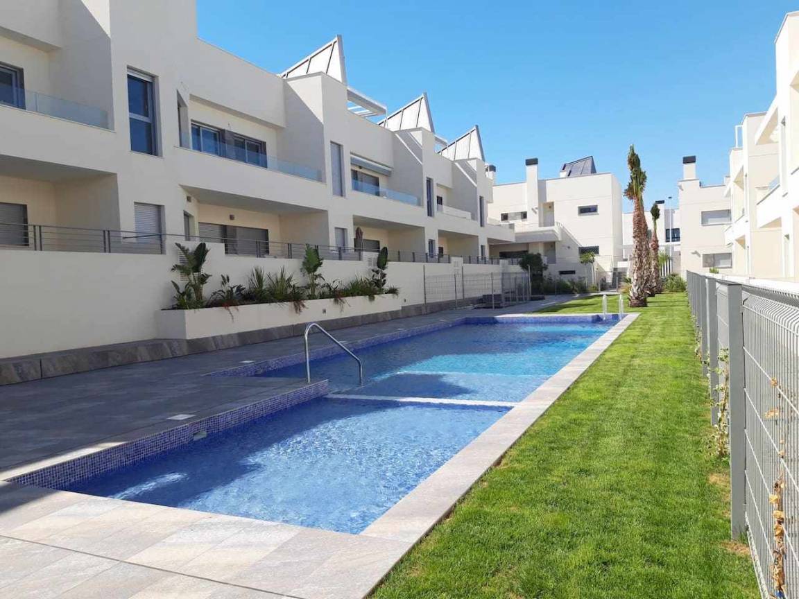 104 M² Apartment ∙ 2 Bedrooms ∙ 4 Guests - Torrevieja