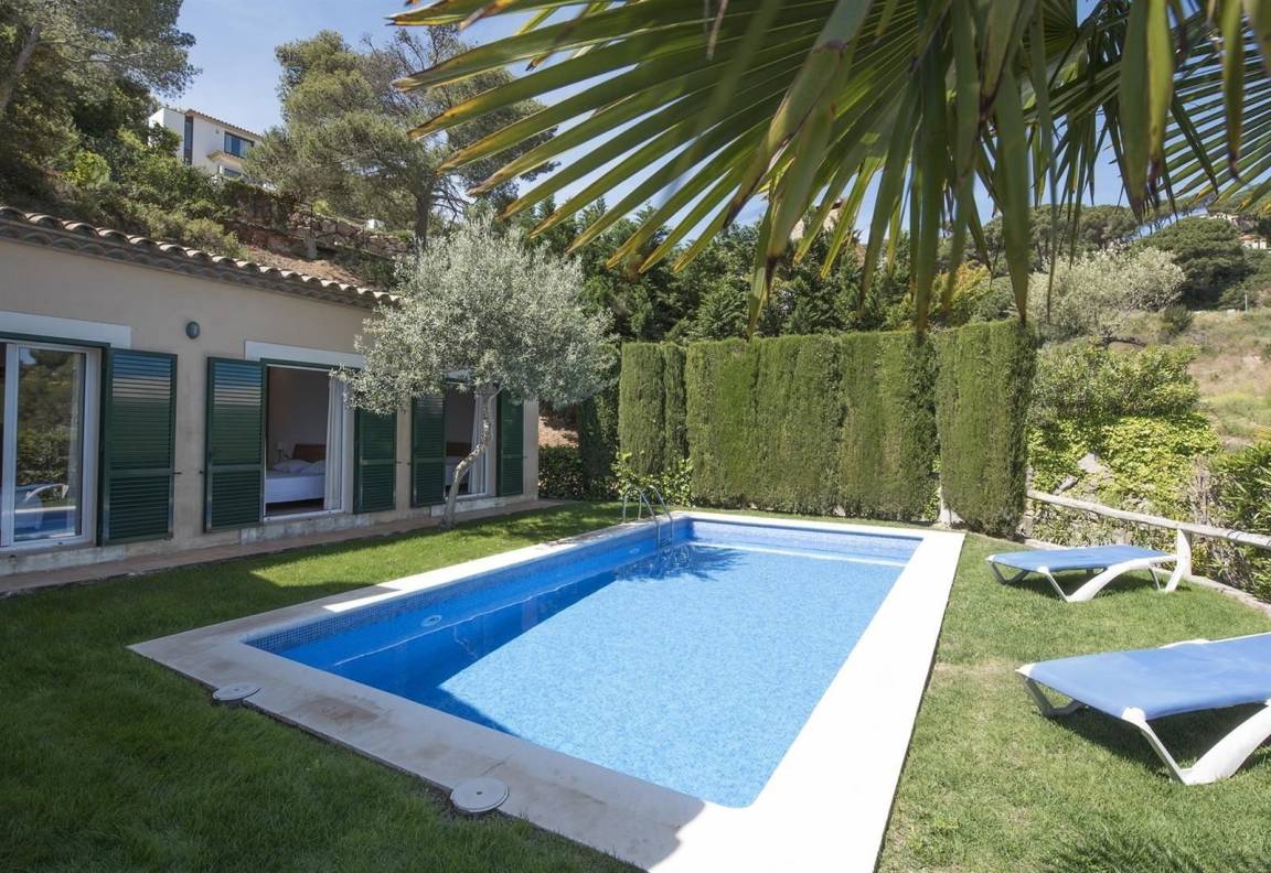 180 M² Villa ∙ 3 Bedrooms ∙ 6 Guests - Sa Riera