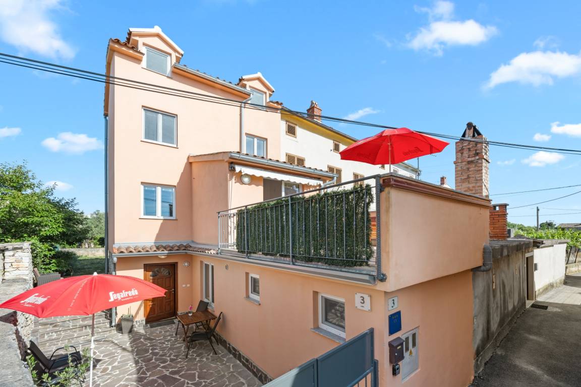 122 M² Ferienhaus ∙ 3 Schlafzimmer ∙ 6 Gäste - Pula