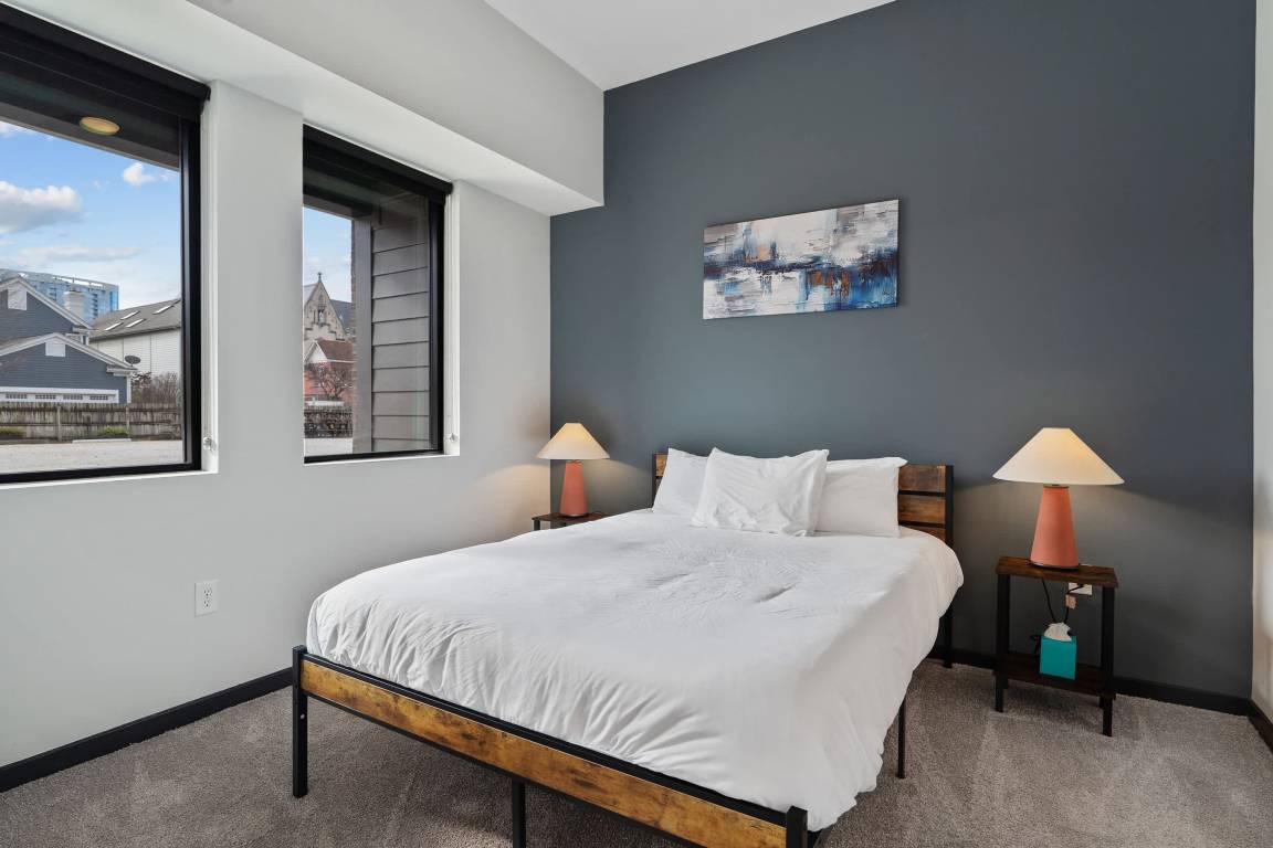 Apartment ∙ 2 Bedrooms ∙ 5 Guests - Indianapolis