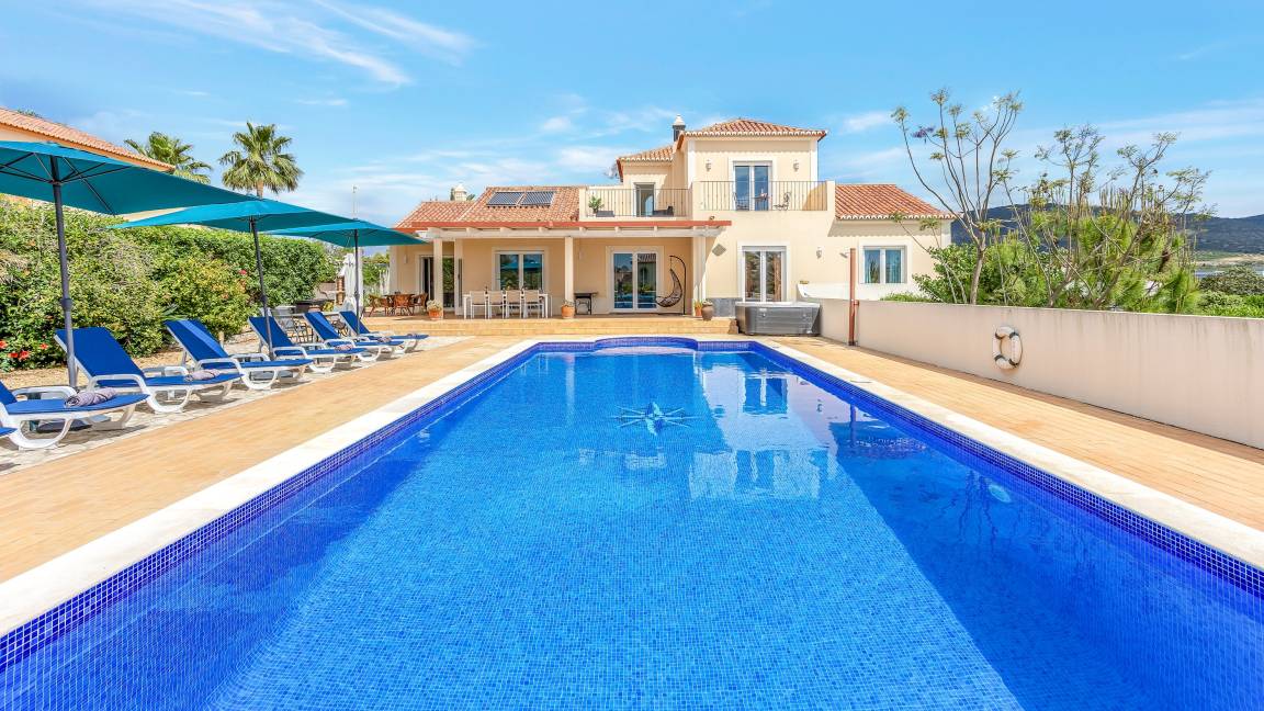 424 M² Villa ∙ 4 Chambres ∙ 8 Personnes - Olhão