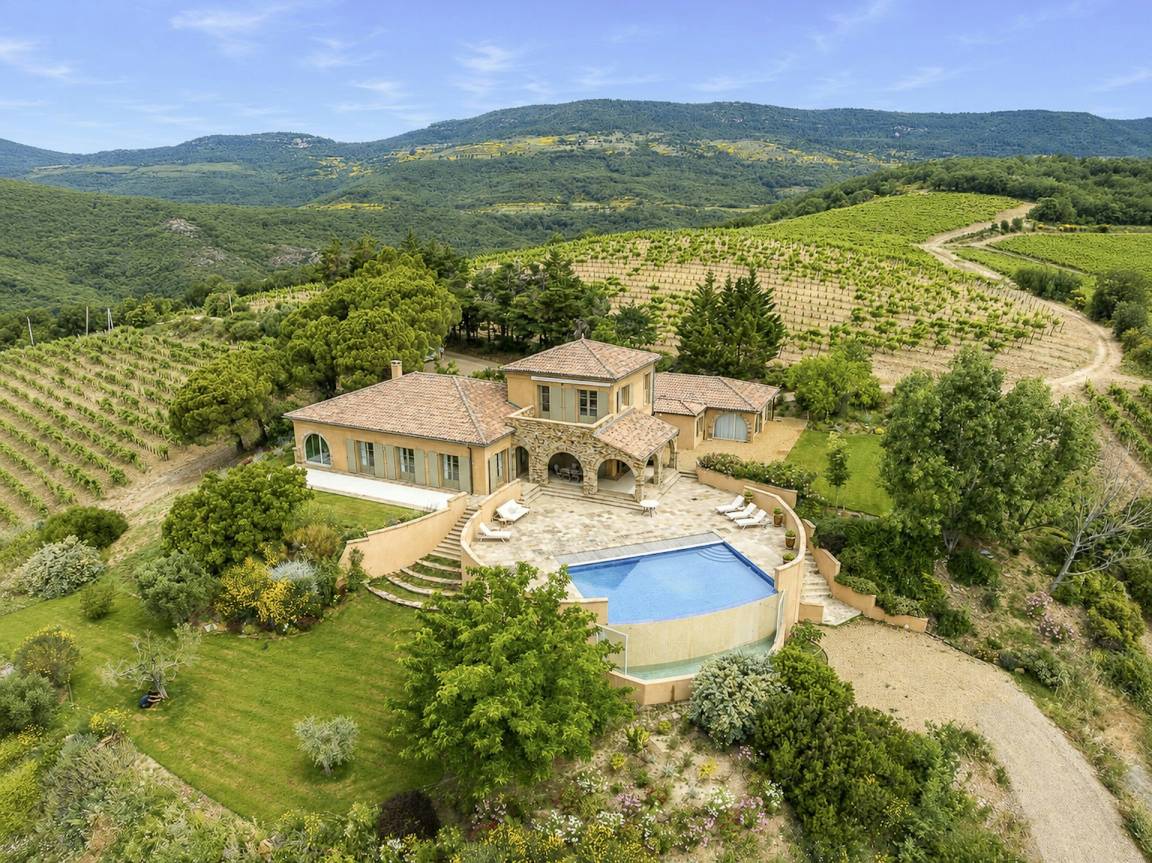 300 M² Maison De Vacances ∙ 5 Chambres ∙ 10 Personnes - Clermont-l'Hérault