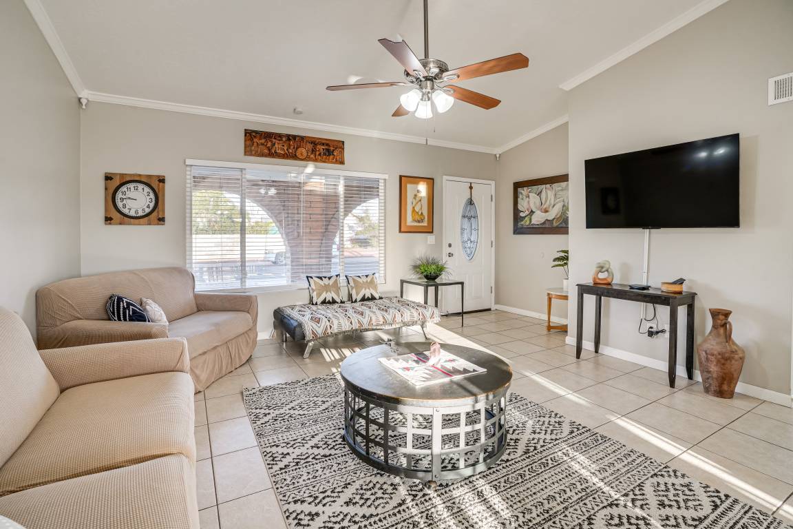 153 M² House ∙ 3 Bedrooms ∙ 7 Guests - Sun City, AZ