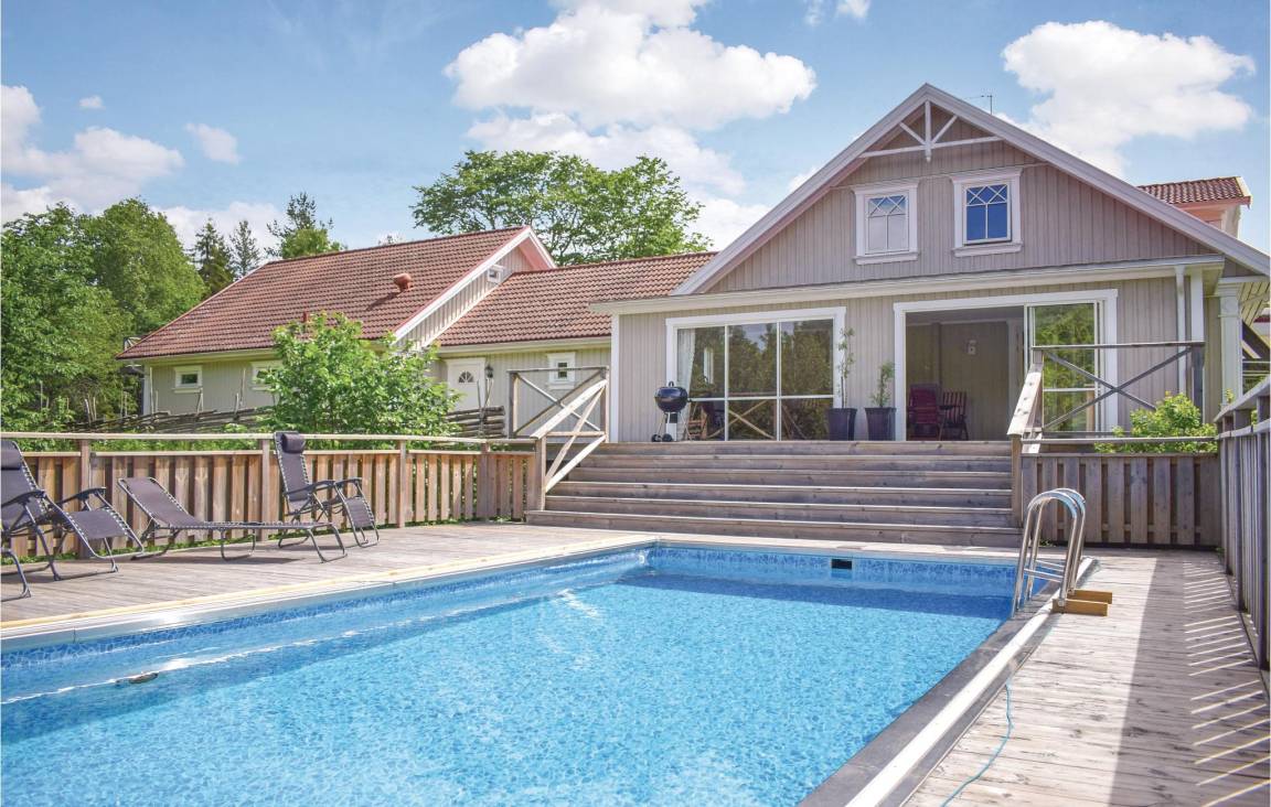 298 M² Ferienhaus ∙ 5 Schlafzimmer ∙ 12 Gäste - Tranås