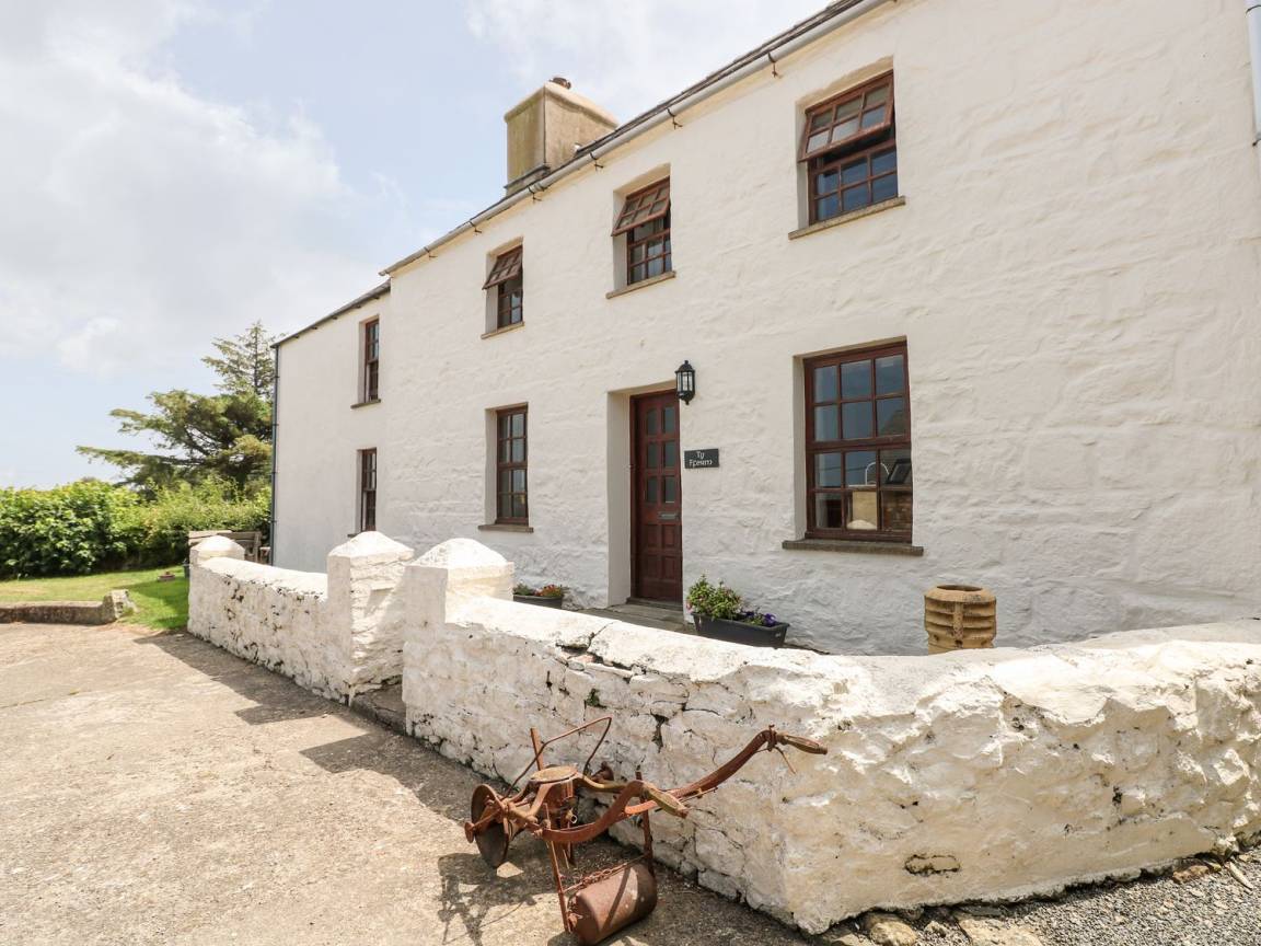 Cottage ∙ 3 Bedrooms ∙ 6 Guests - Fishguard
