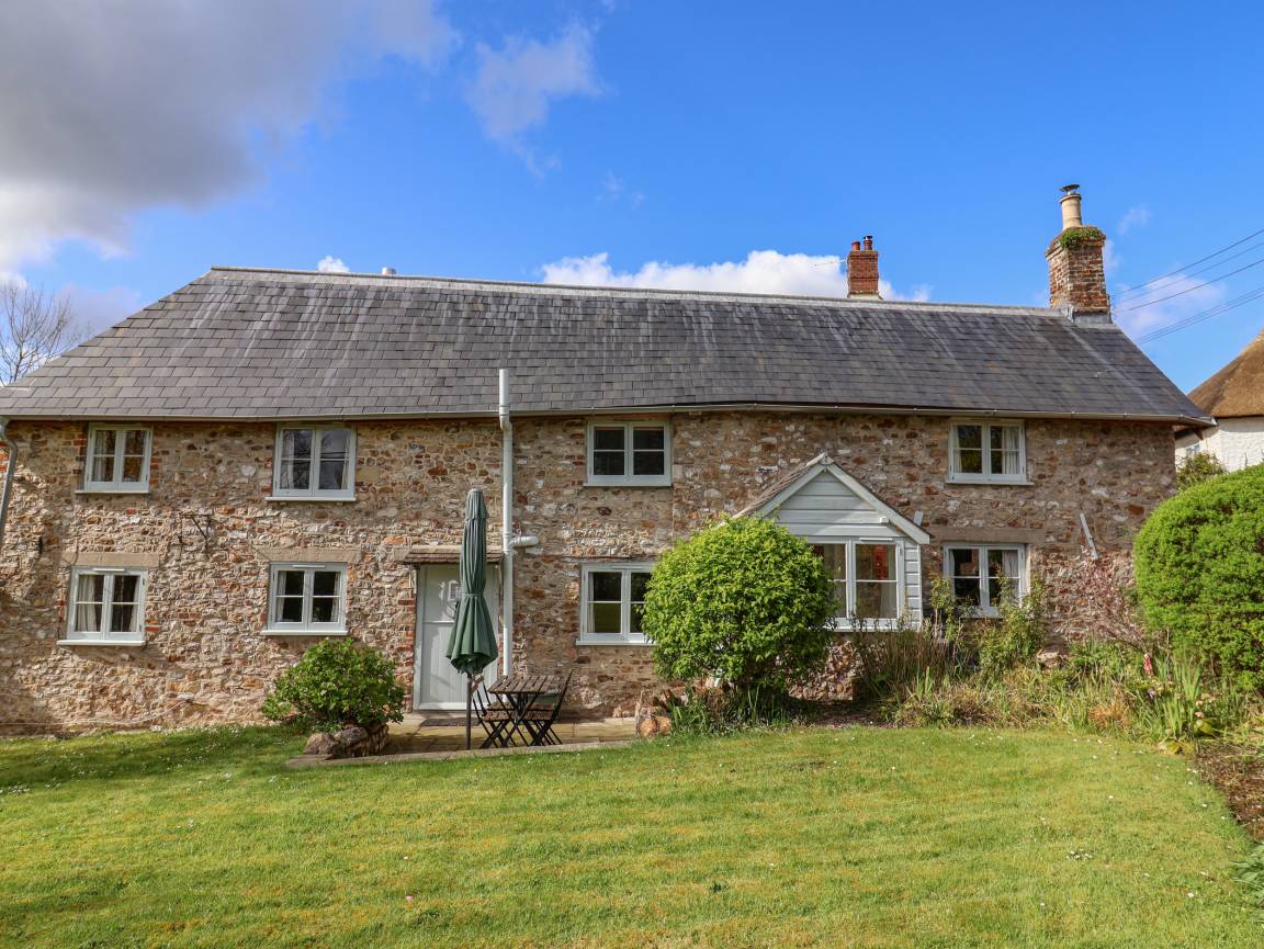 Cottage ∙ 3 Bedrooms ∙ 6 Guests - Axminster