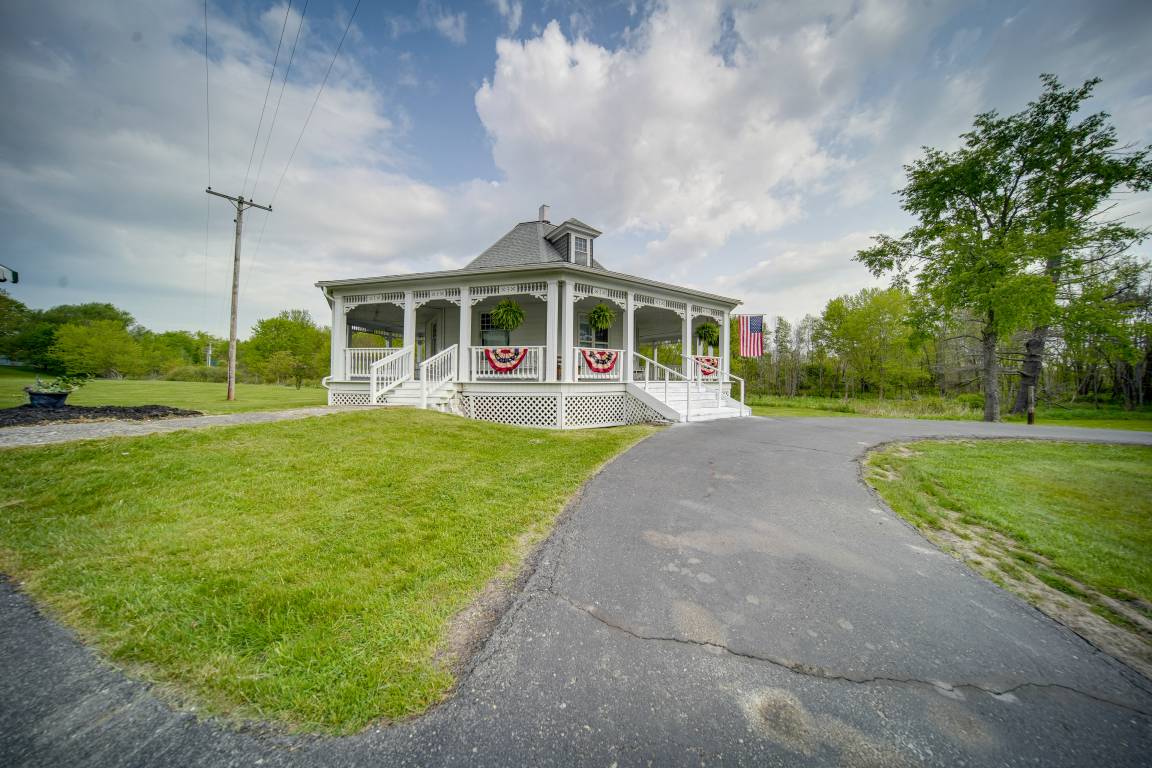 113 M² House ∙ 4 Bedrooms ∙ 17 Guests - Edinboro, PA