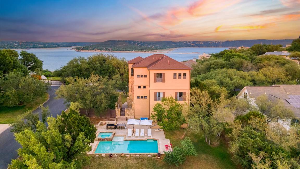 403 M² House ∙ 5 Bedrooms ∙ 12 Guests - Cedar Park, TX