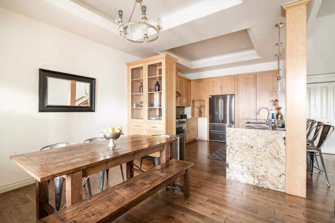 193 M² Apartment ∙ 3 Bedrooms ∙ 8 Guests - Bend, OR