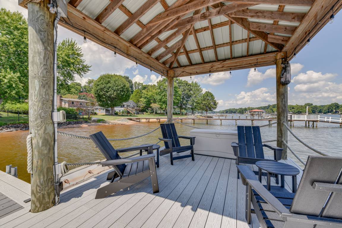 89 M² House ∙ 2 Bedrooms ∙ 6 Guests - Davidson, NC