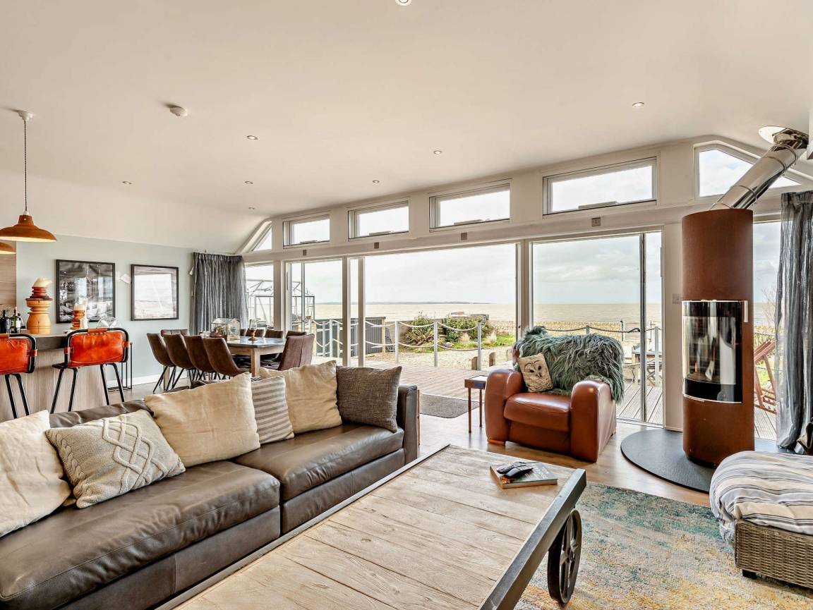 Cottage ∙ 3 Bedrooms ∙ 6 Guests - Isle of Sheppey