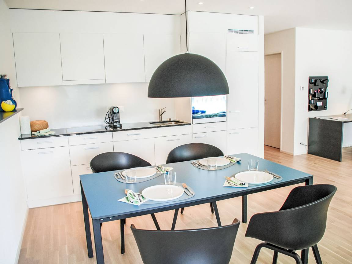 89 M² Huoneisto ∙ 2 Makuuhuonetta ∙ 4 Vierasta - Locarno