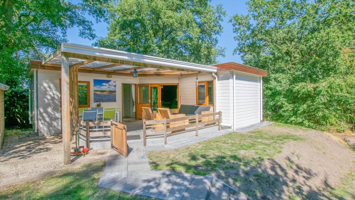 56 M² Huis ∙ 2 Slaapkamers ∙ 4 Gasten - Uden