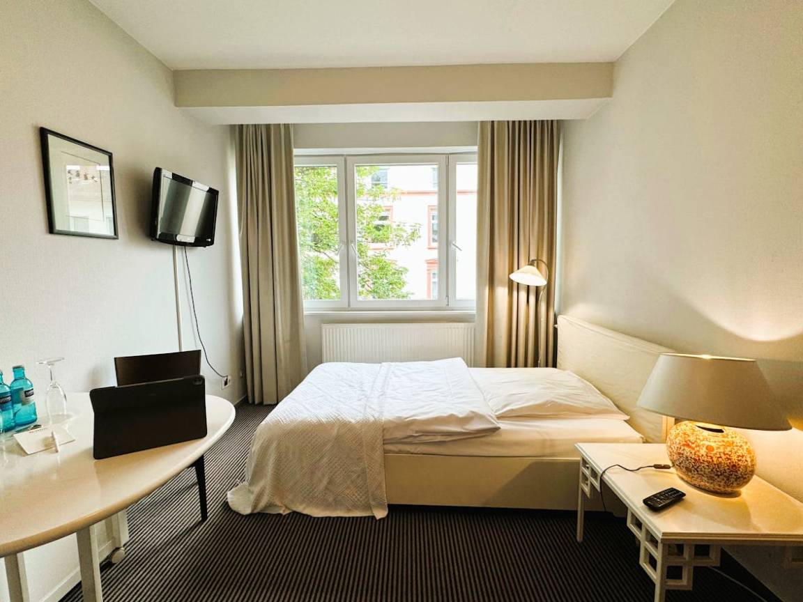 20 M² Apartment ∙ 1 Guest - Frankfurt