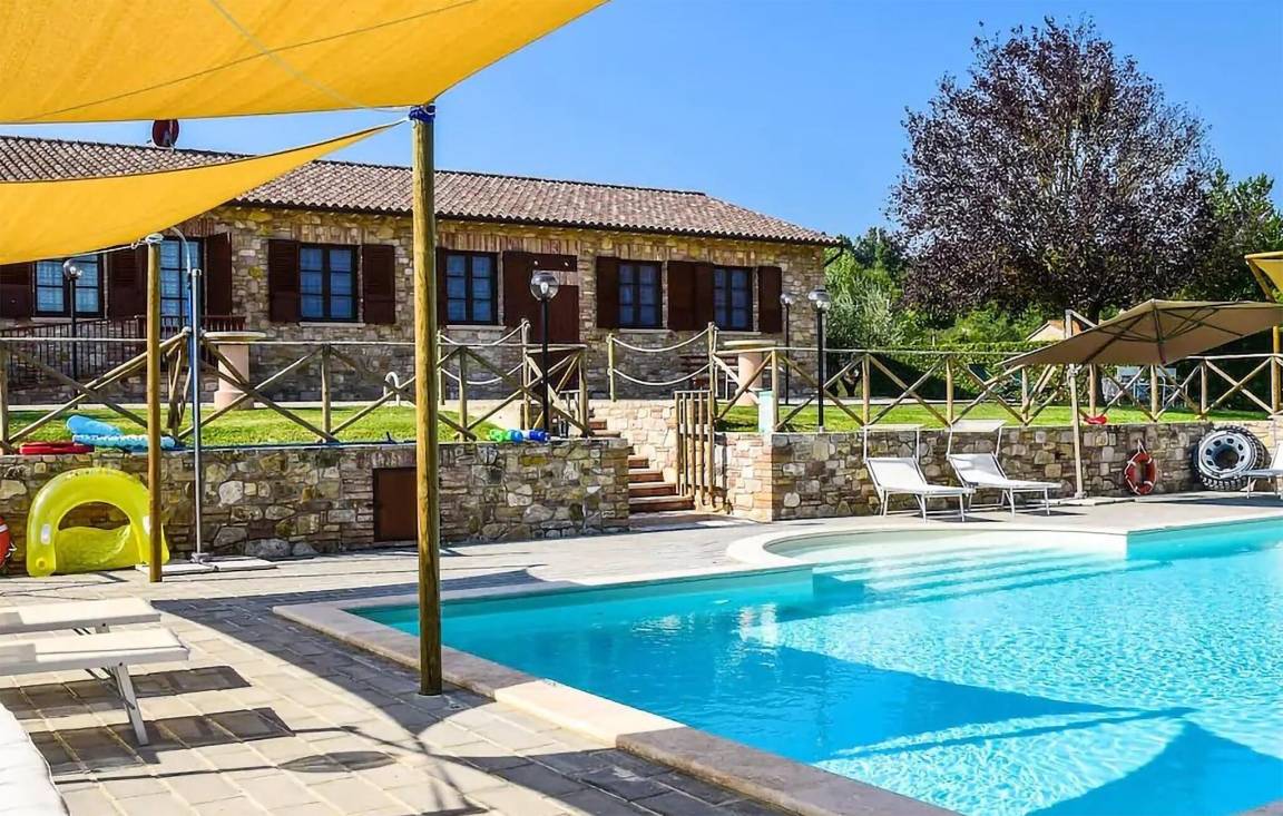 162 M² Ferienhaus ∙ 5 Schlafzimmer ∙ 10 Gäste - Todi