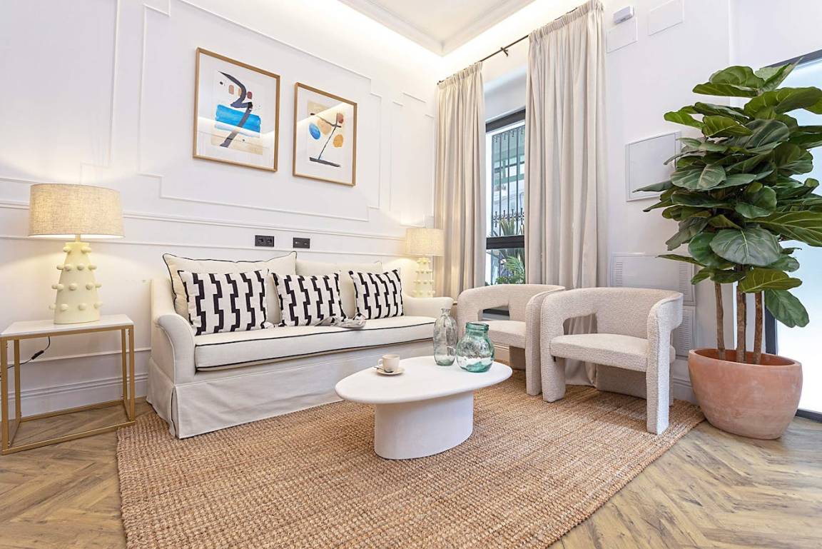 95 M² Apartamento ∙ 2 Habitaciones ∙ 4 Huéspedes - Seville