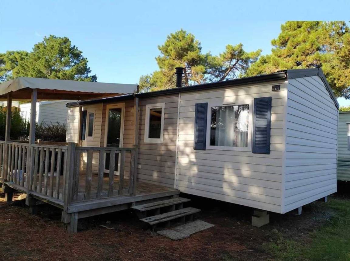 38 M² Camping ∙ 6 Personnes - Laguiole