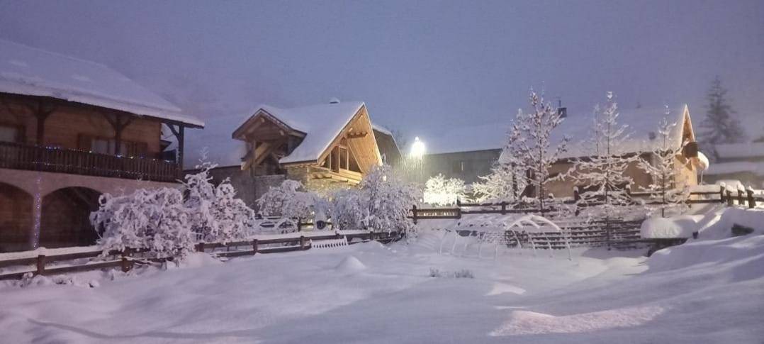 100 M² Chalet ∙ 4 Chambres ∙ 10 Personnes - Vars