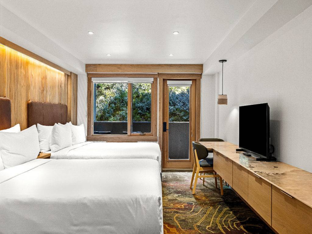 83 M² Hotel ∙ 1 Bedroom ∙ 4 Guests - Banff, AB, Canada