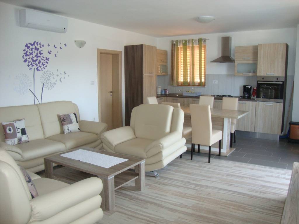 75 M² Apartment ∙ 2 Bedrooms ∙ 4 Guests - Cres