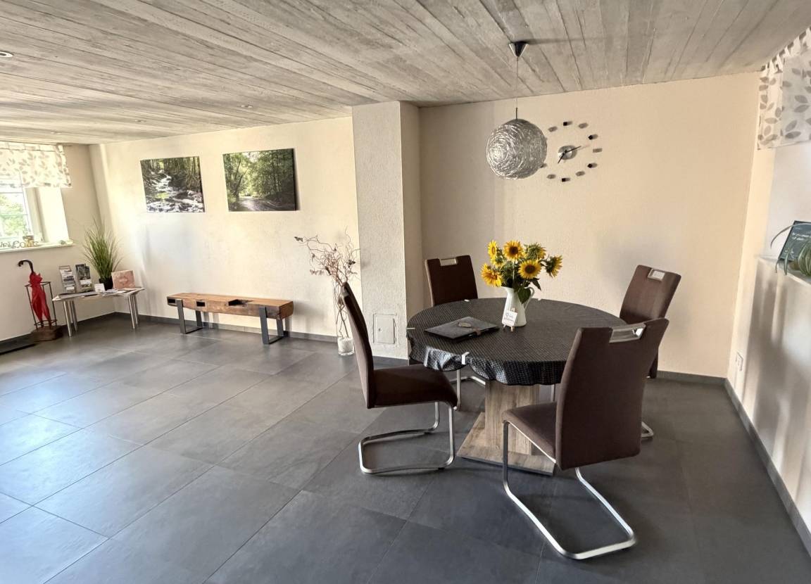 87 M² Apartment ∙ 2 Bedrooms ∙ 5 Guests - Echternach