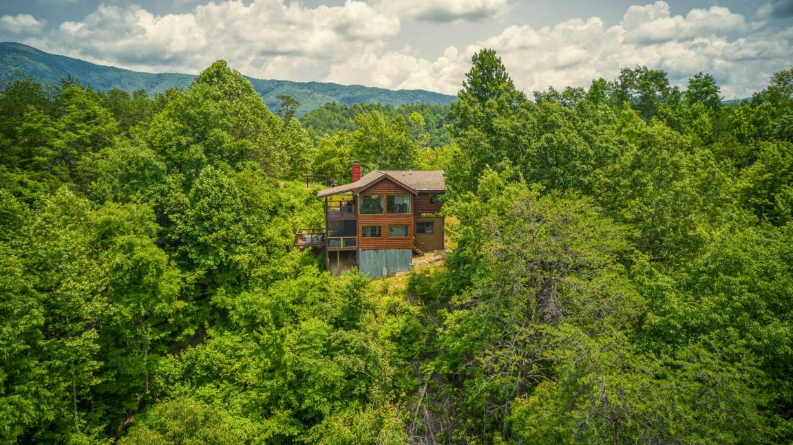 139 M² Cabin ∙ 3 Bedrooms ∙ 8 Guests - Townsend, TN