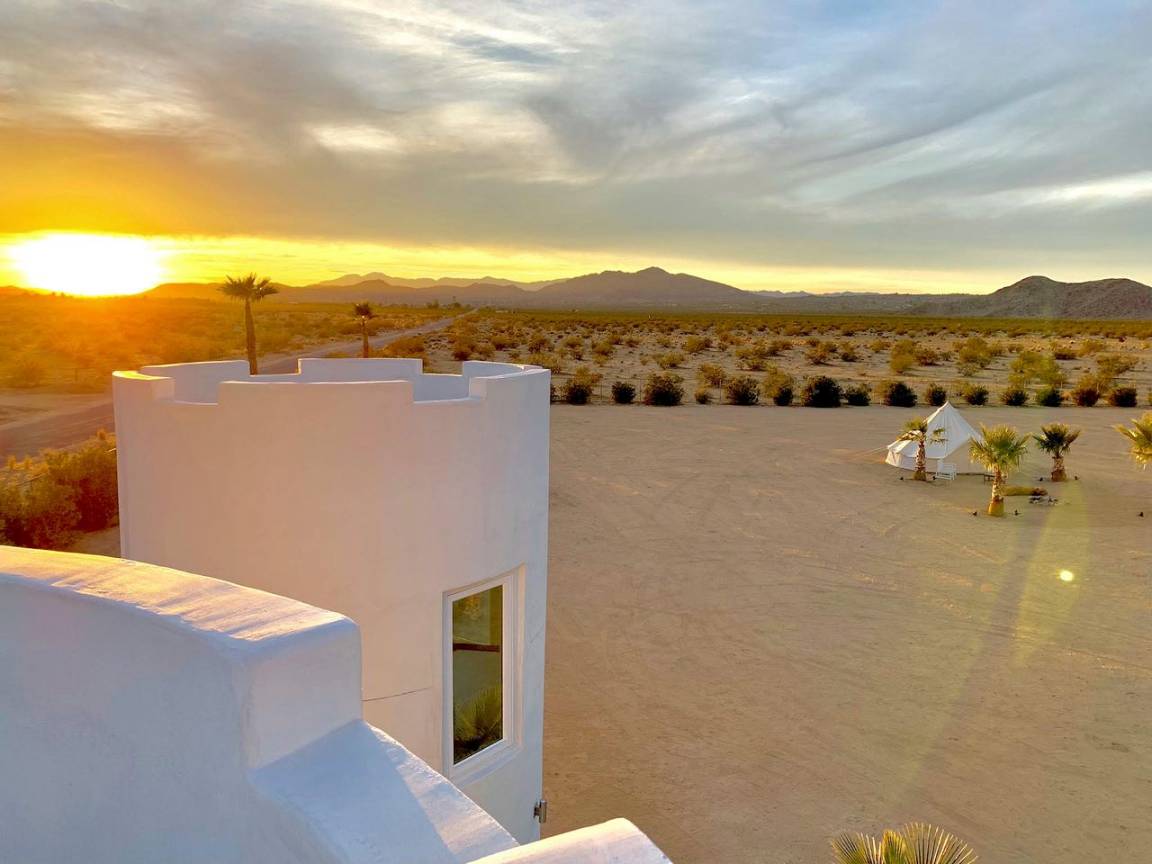 Castle ∙ 1 Bedroom ∙ 2 Guests - Joshua Tree National Park