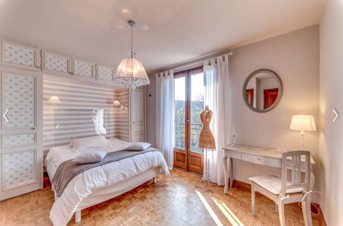 192 M² Cottage ∙ 5 Chambres ∙ 11 Personnes - Isère