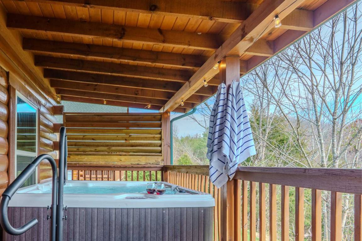 122 M² Cabin ∙ 3 Bedrooms ∙ 9 Guests - Douglas Lake, TN