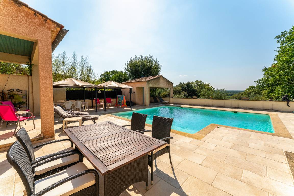 87 M² Maison De Vacances ∙ 3 Chambres ∙ 8 Personnes - Uzès