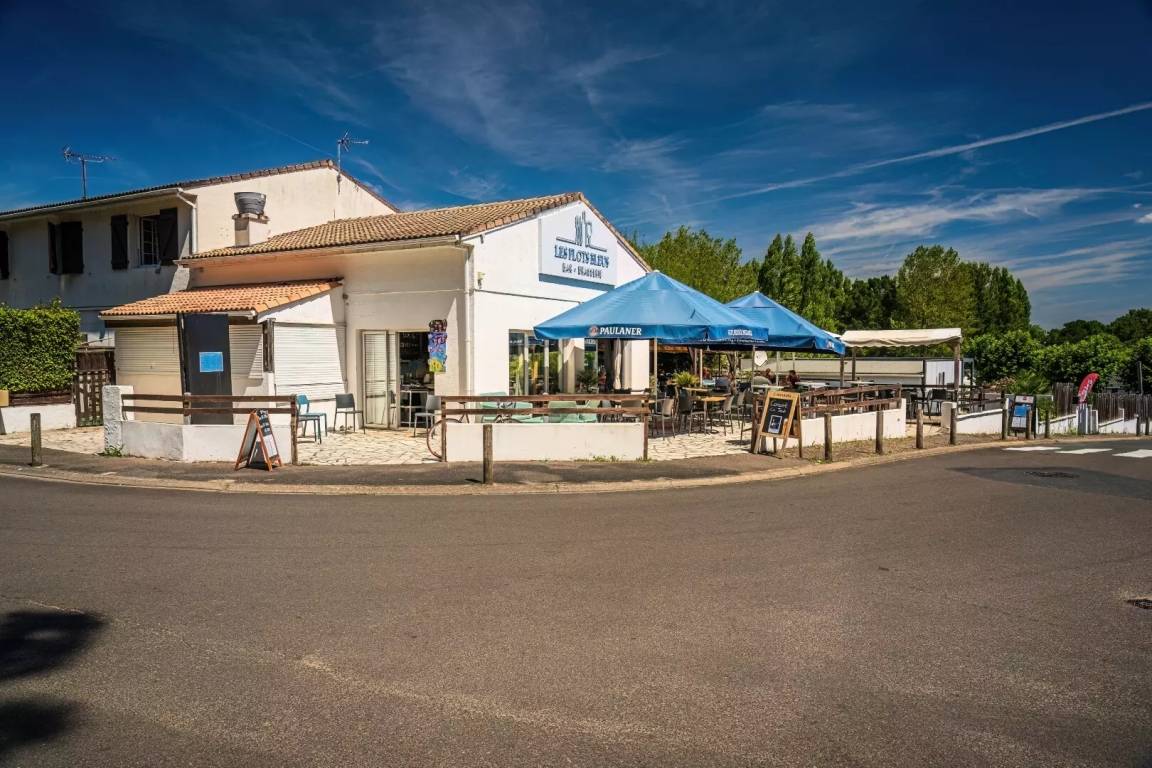 30 M² Caravan ∙ 3 Bedrooms ∙ 6 Guests - Île de Ré