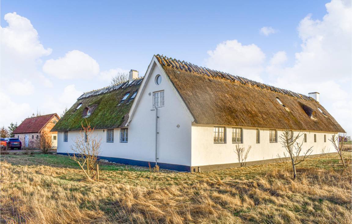 300 M² House ∙ 8 Bedrooms ∙ 12 Guests - Malmö