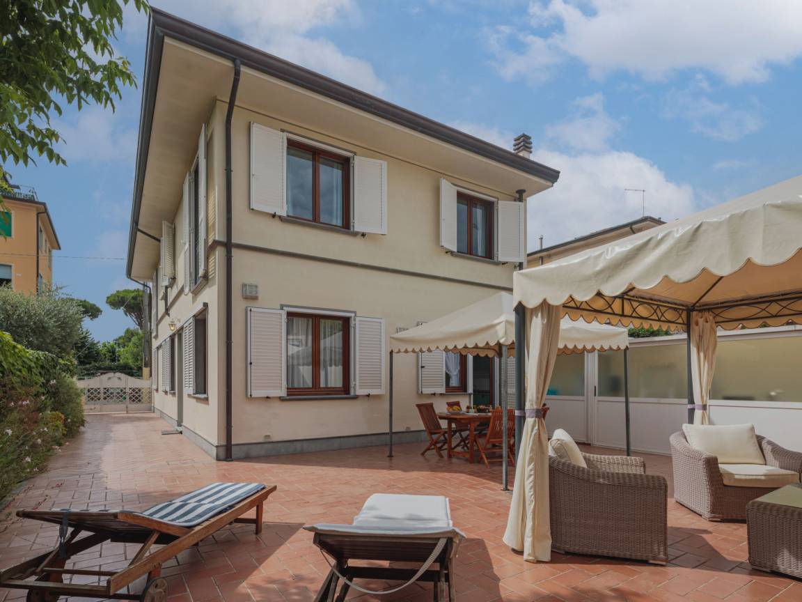 100 M² House ∙ 3 Bedrooms ∙ 6 Guests - Viareggio