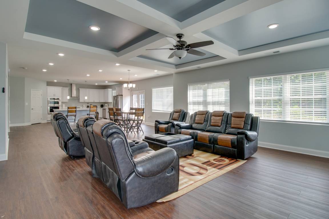 360 M² House ∙ 4 Bedrooms ∙ 8 Guests - Woodbridge, VA