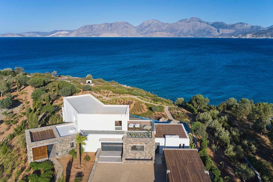 Villa ∙ 6 Bedrooms ∙ 12 Guests - Agios Nikolaos